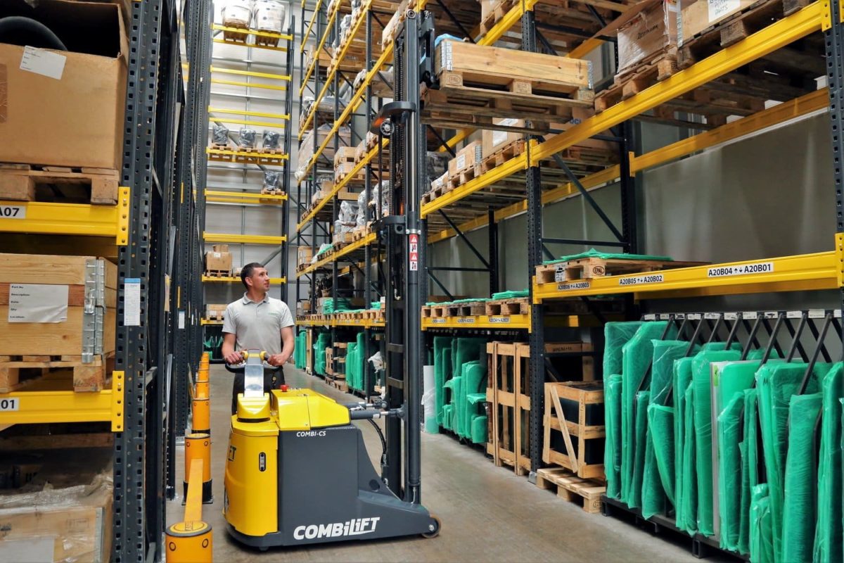 Combi-CS - Pedestrian Counterbalance Stacker - Combilift