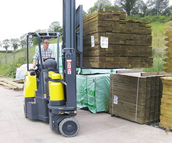 Aisle Master - Versatile Articulated Forklift - Combilift