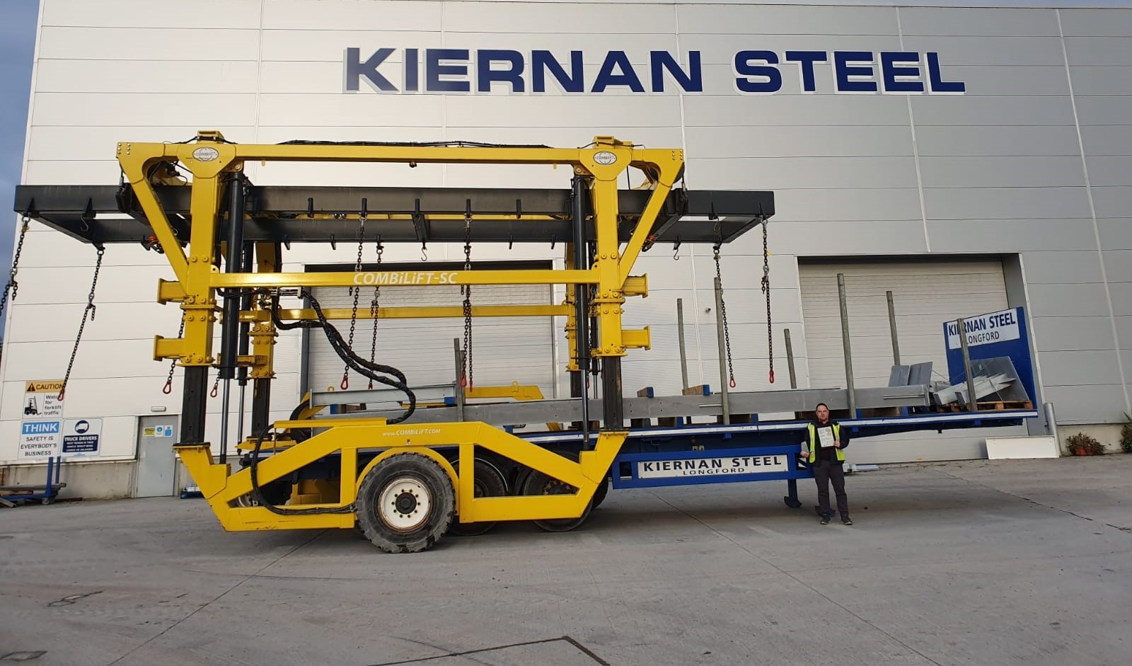 Major Safety Award for Kiernan Structural Steel thanks to Straddle Carrier