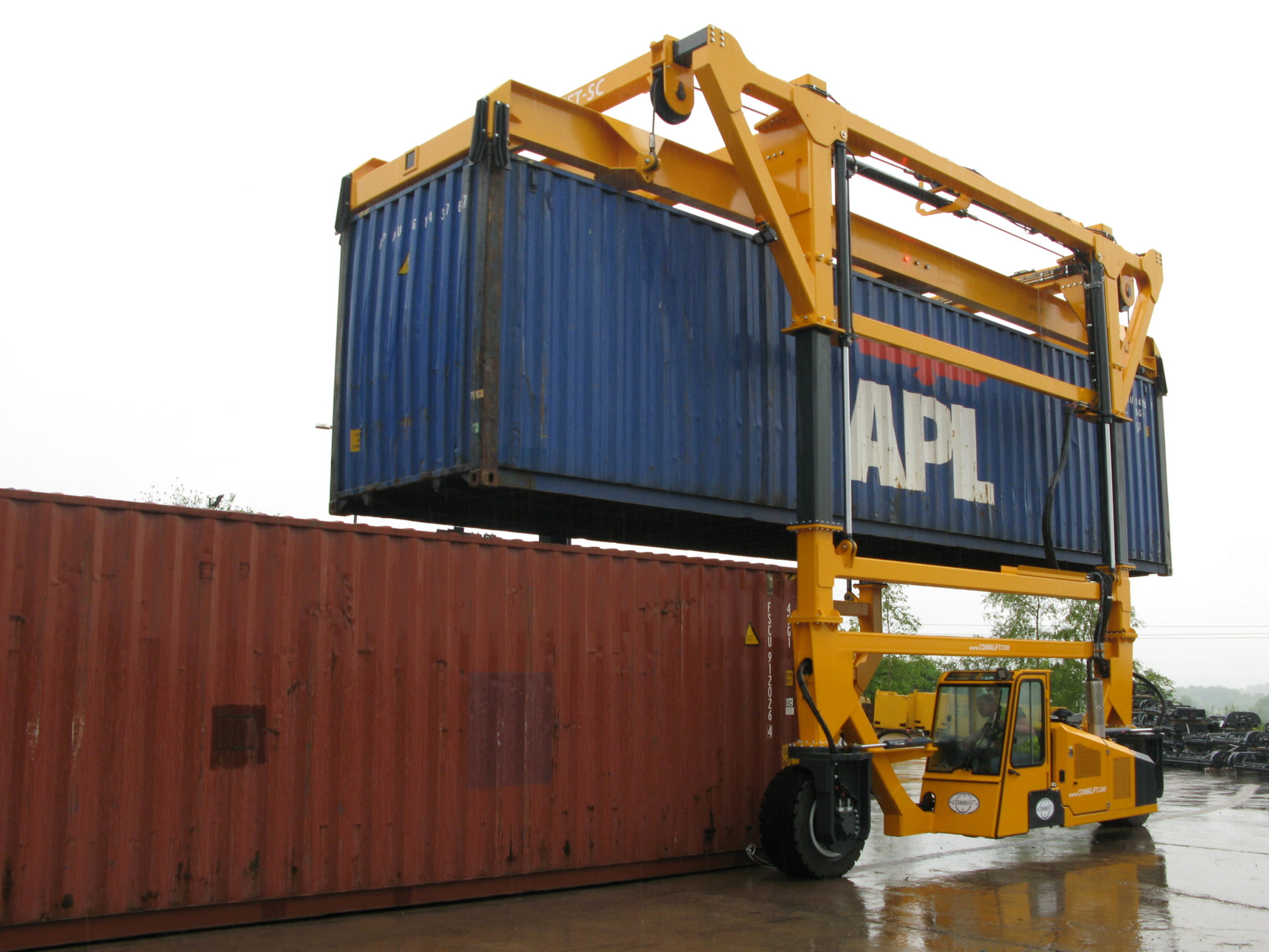 Straddle Carrier - cost effective solution for handling containers ...