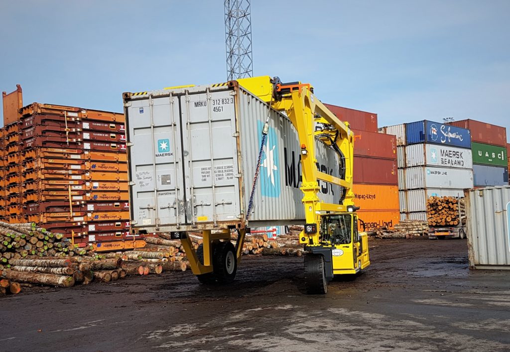 Straddle Carrier - cost effective solution for handling containers - Combilift